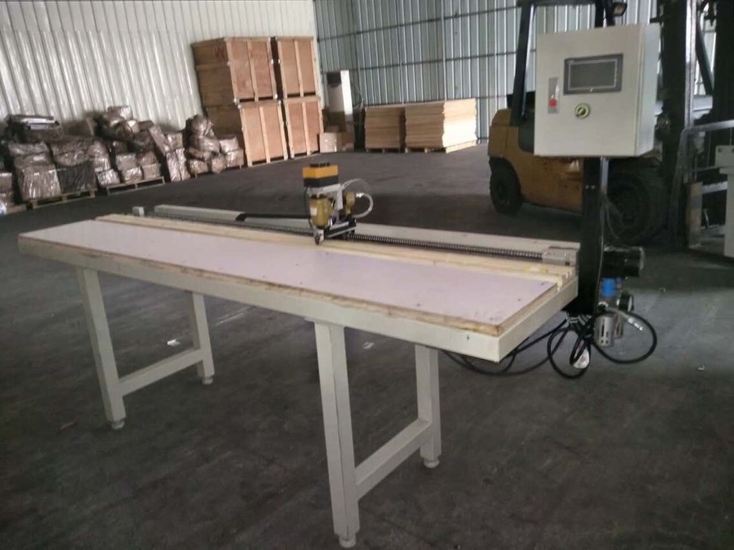 Automatic stapling machine for tilt rod with servo/computer set ...