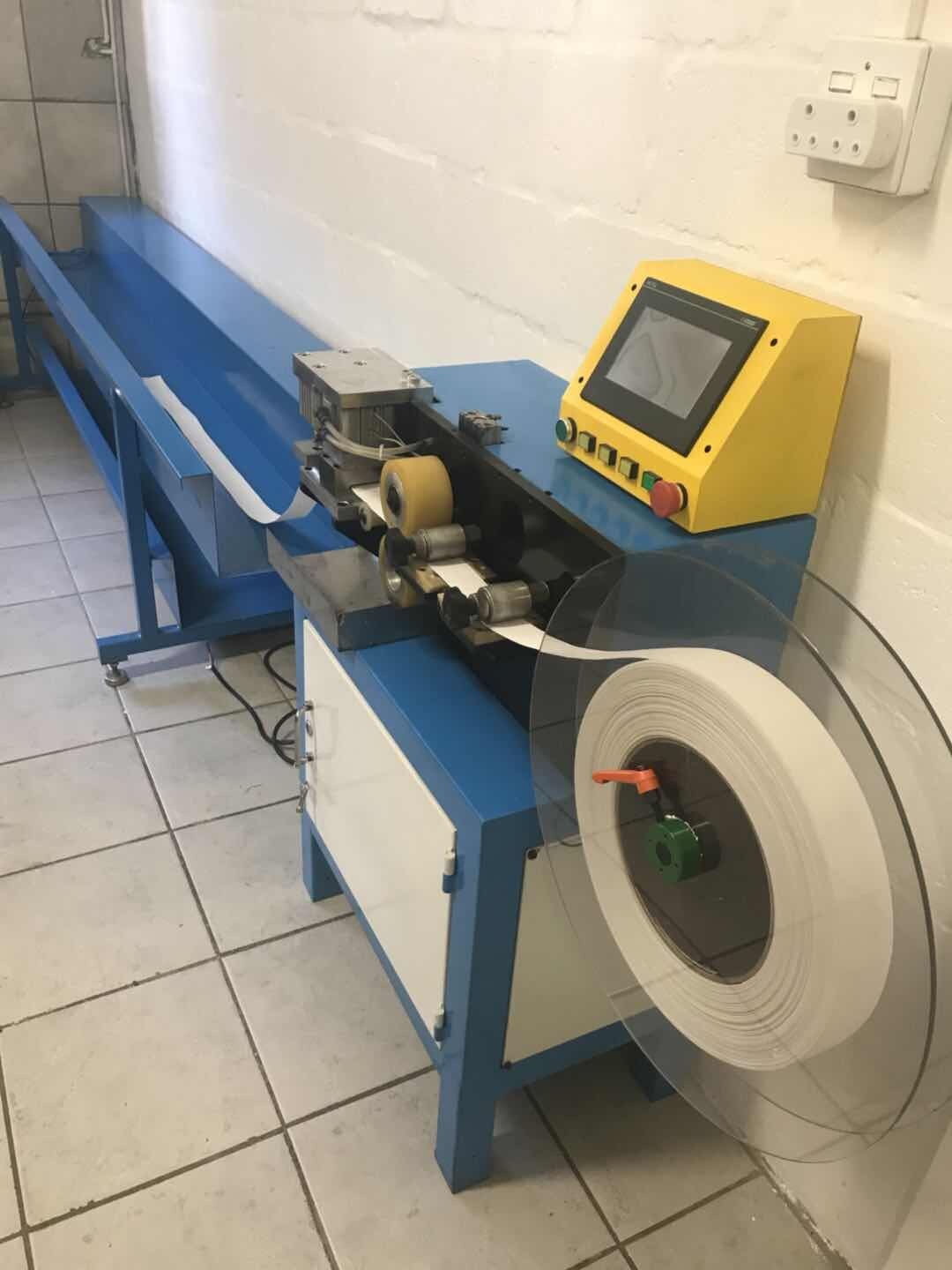 fabric slats cutting and punching machine / fabric vertical blinds cut ...